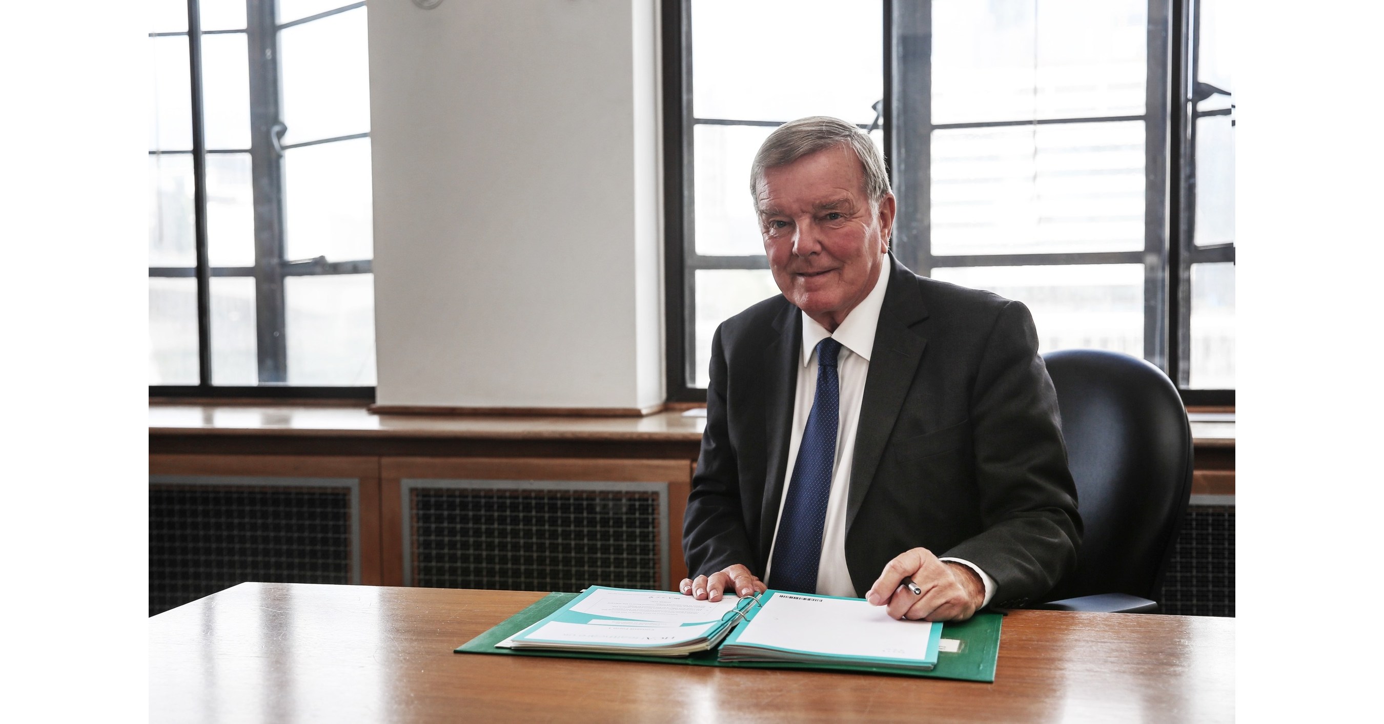 The English Prof. Graham Hughes to Be Awarded the Hamdan Award for ...