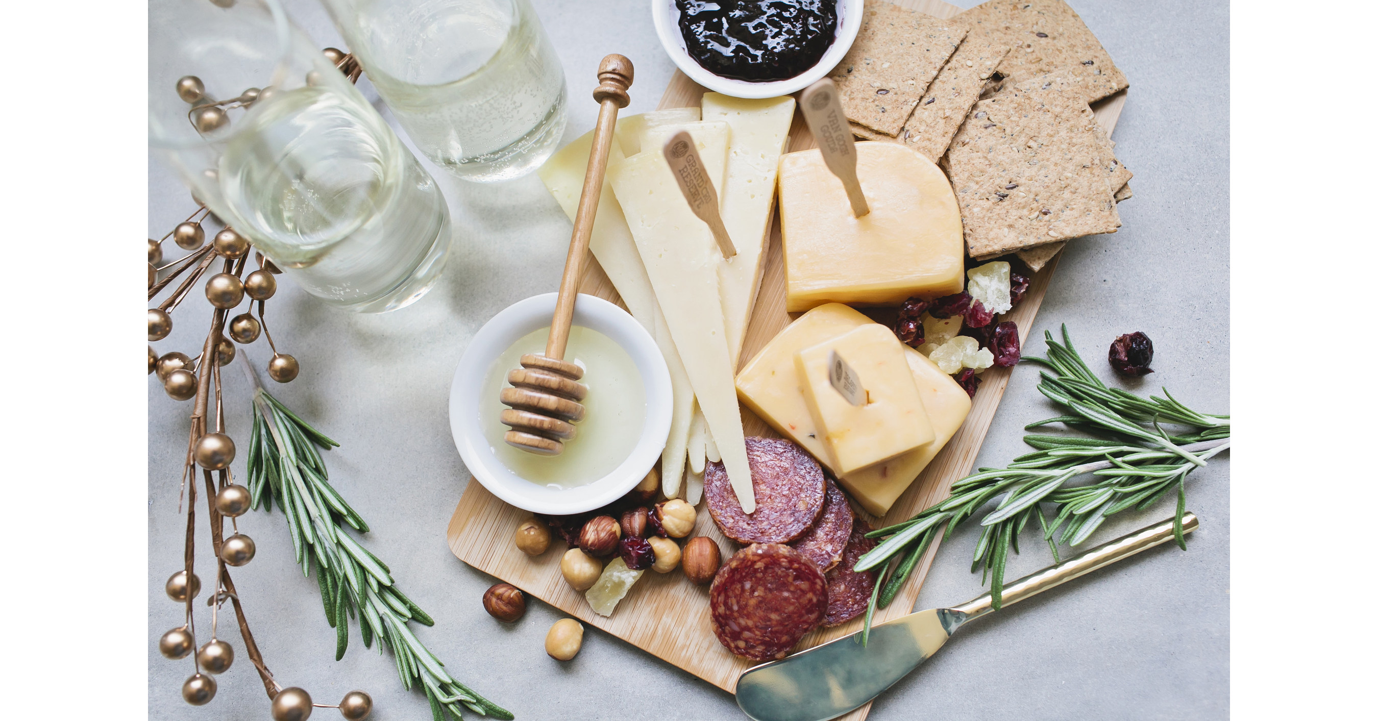 Simplify Holiday Hosting with New Easy Entertaining Cheeseboard from ...