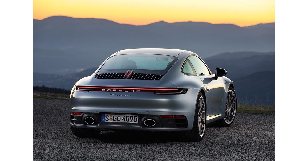 The new 2020 Porsche 911 Carrera S and 4S - more powerful, more dynamic ...