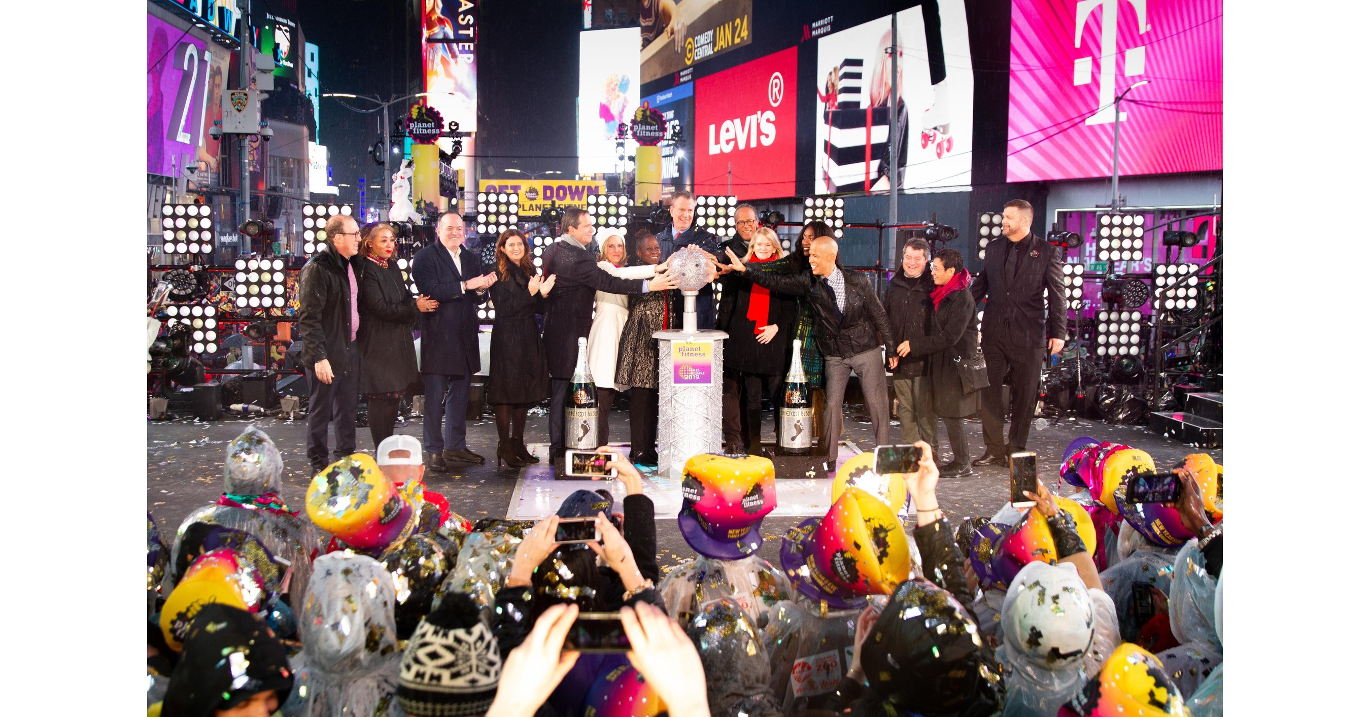 Journalists Honored At Times Square New Year's Eve As The International ...