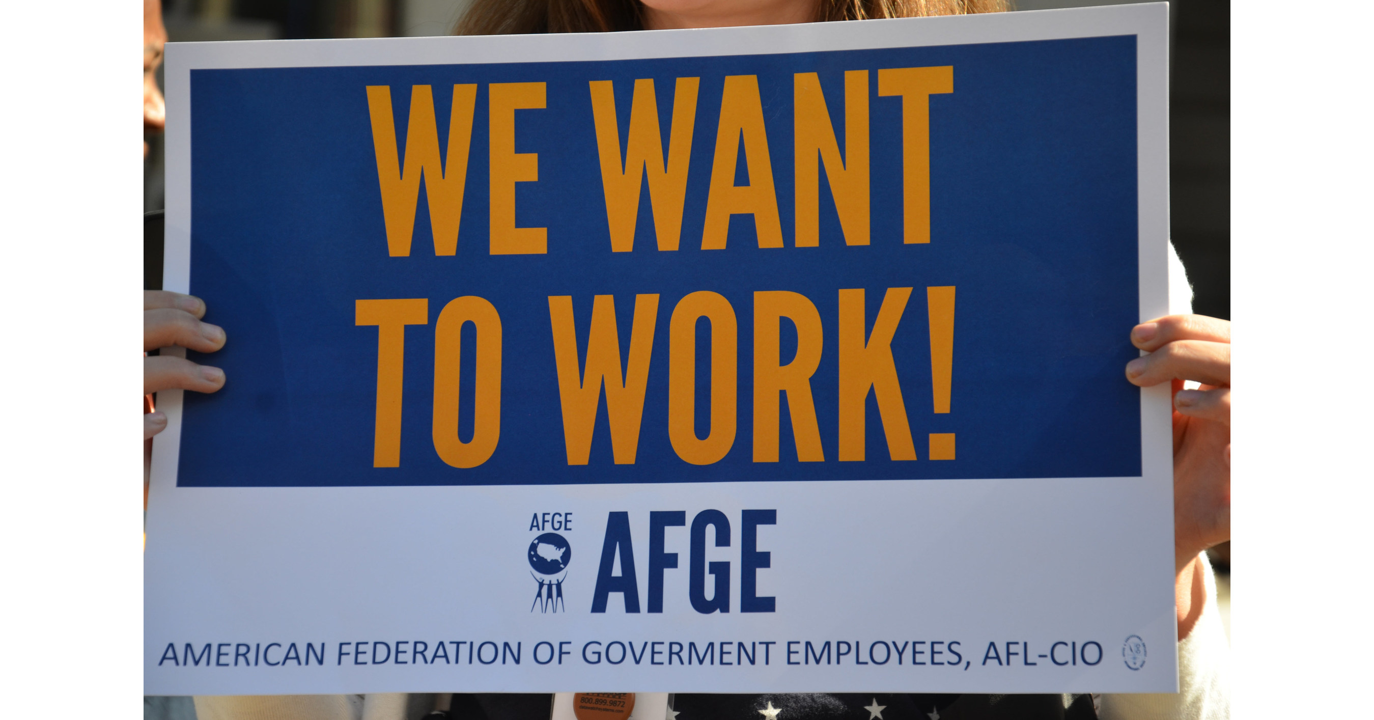 Largest Federal Employee Union Praises House Effort to Reopen ...