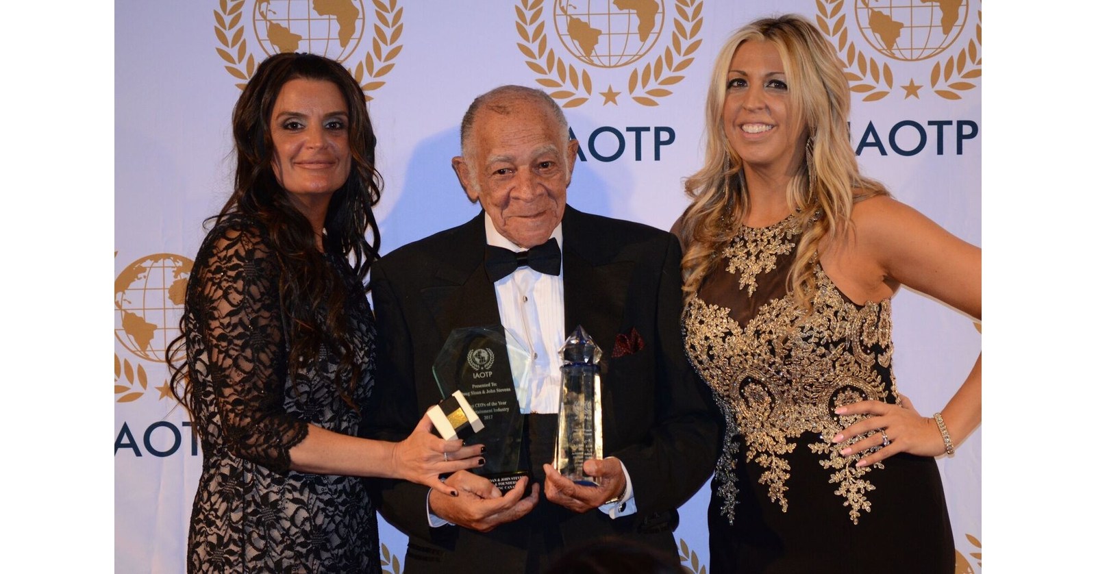 Dr. Reginald Bennett named Microbiologist of the Decade by IAOTP