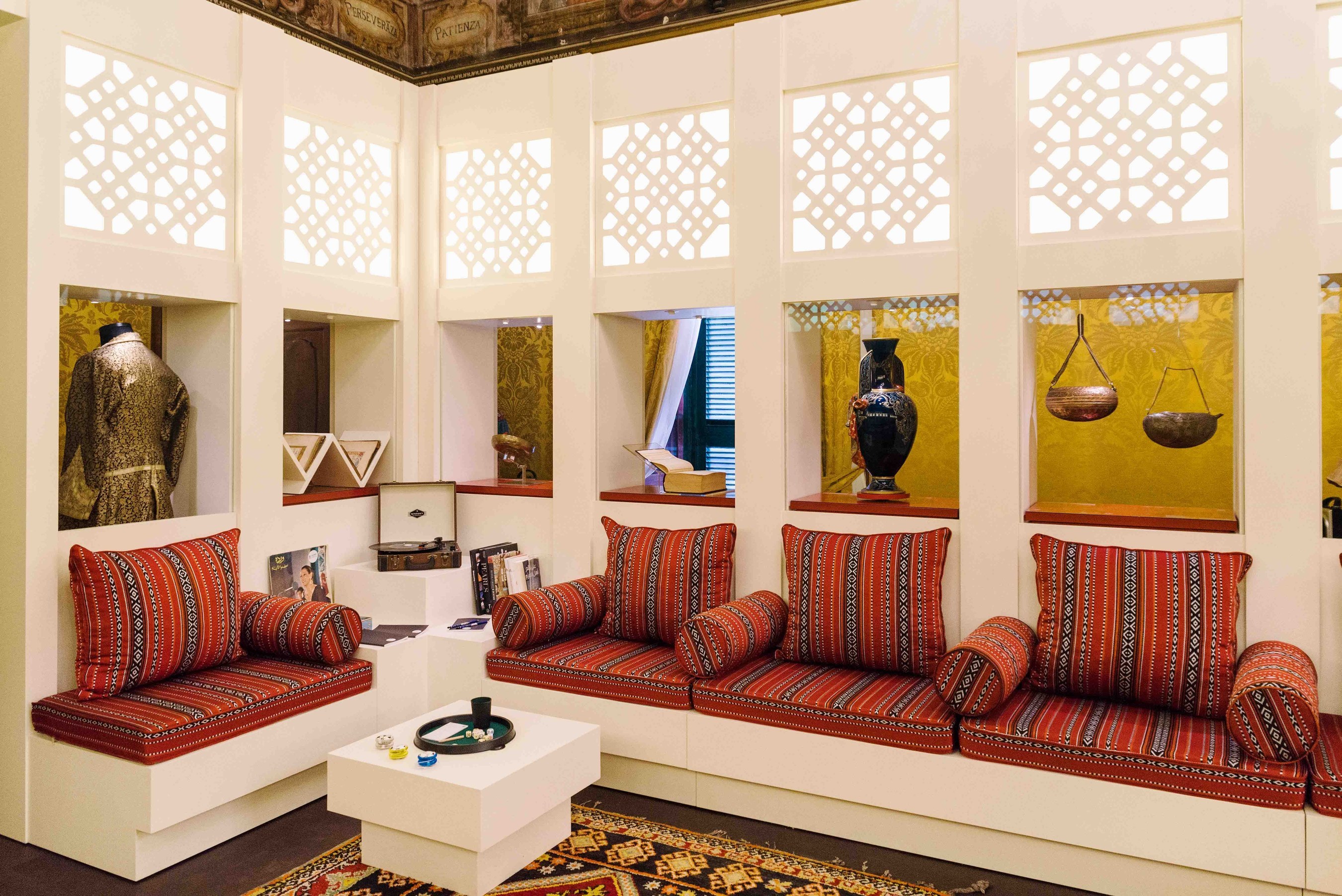 Majlis Abu‌ ‌Dhabi‌, Dubai ‌and‌ ‌Al‌ ‌Ain‌ ‌:-‌ The place to Purchase ...