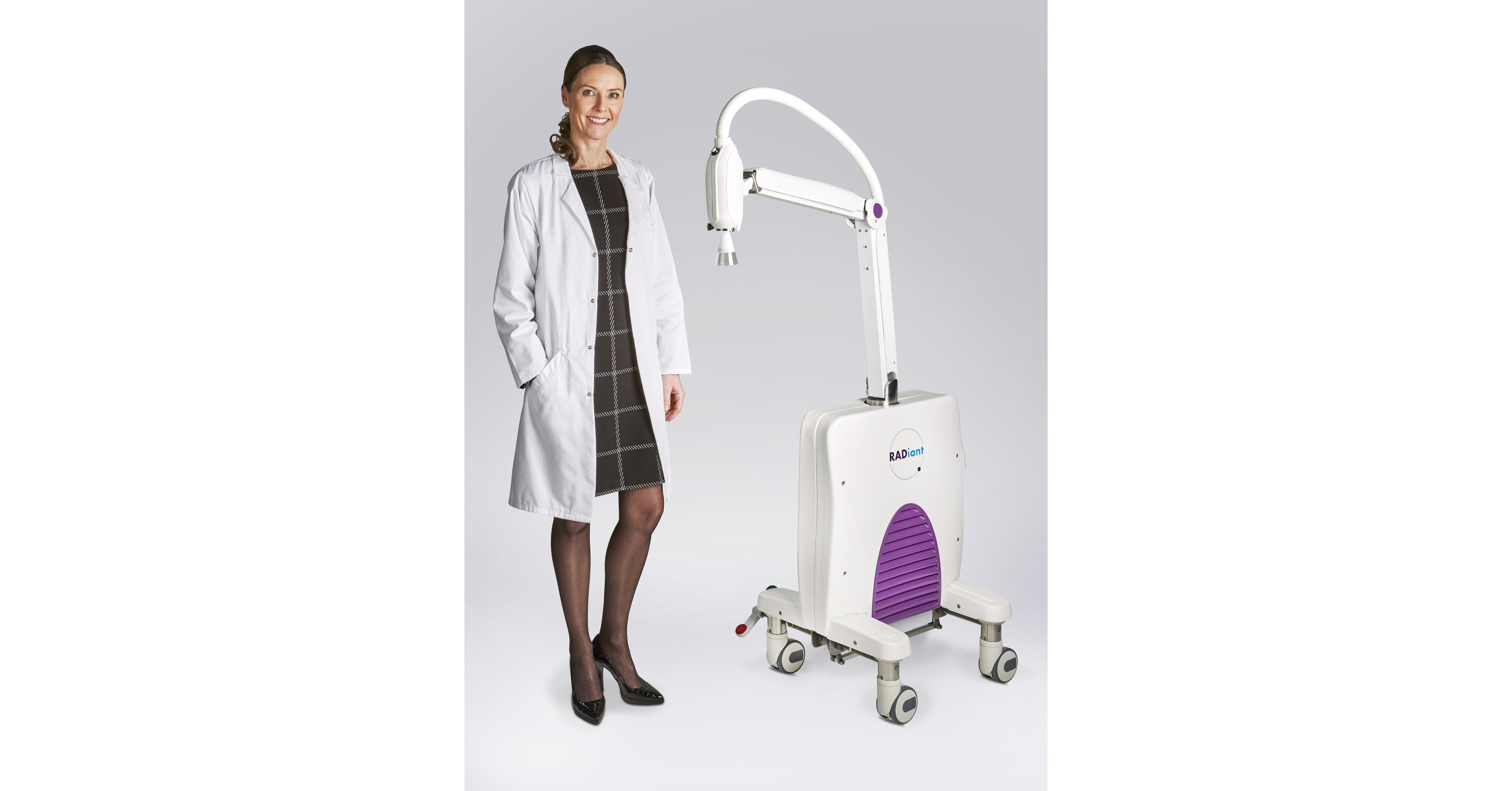 Xstrahl Spotlights New RADiant Treatment System at American Academy of ...