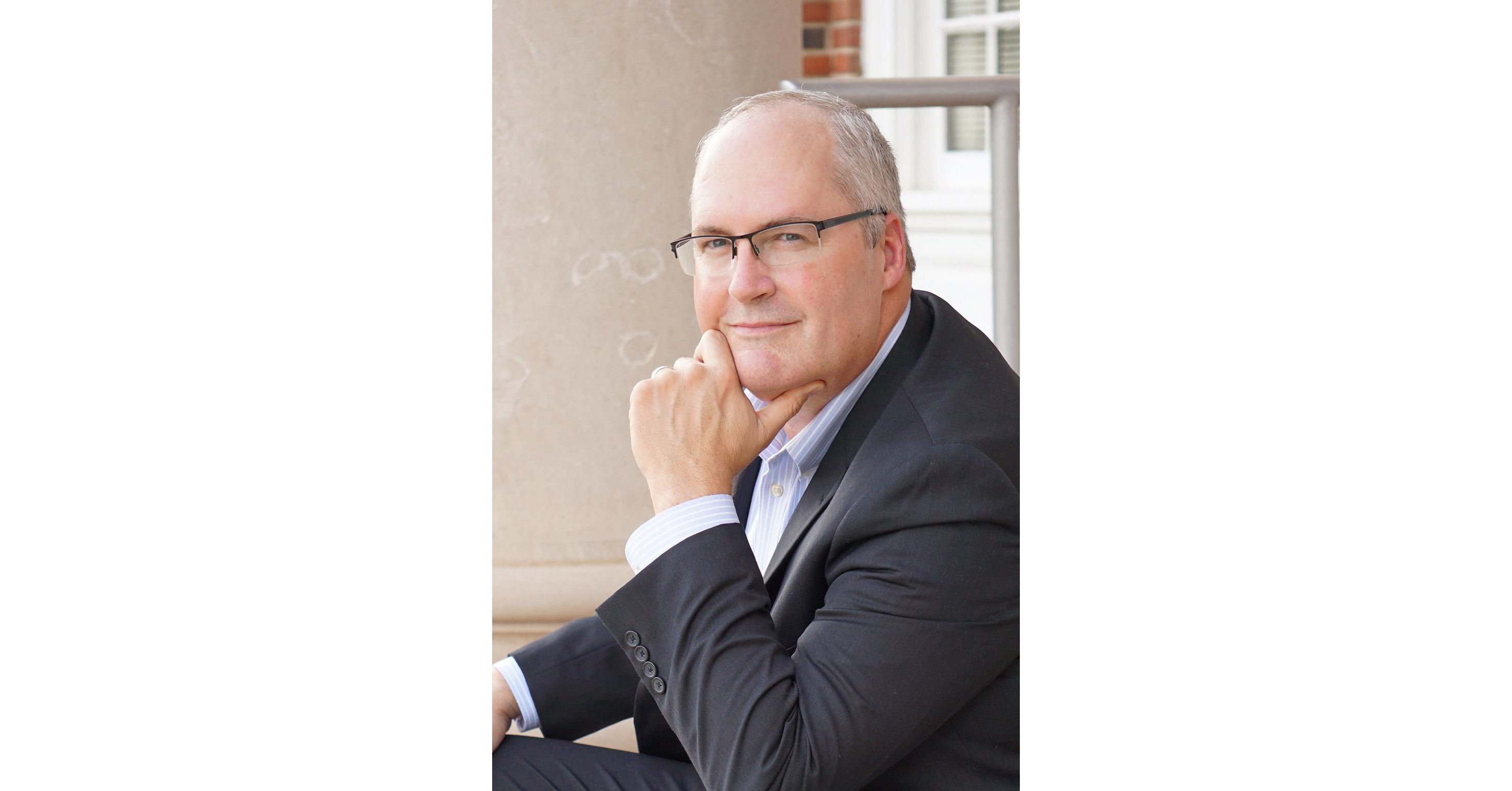 Internationally Acclaimed Speaker and Former US Navy Ceremonial Guard ...