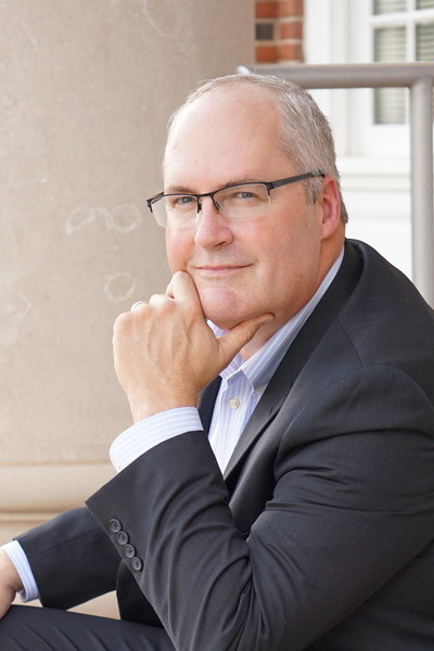 Internationally Acclaimed Speaker and Former US Navy Ceremonial Guard ...