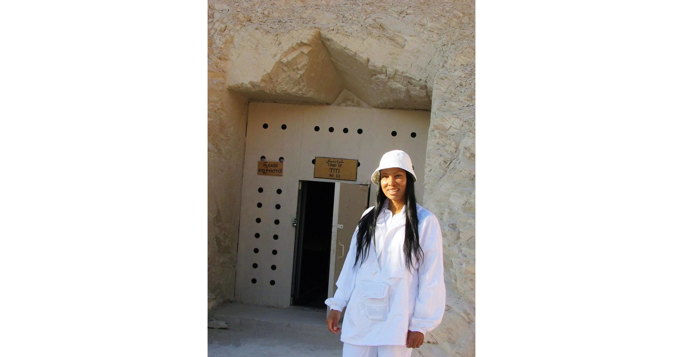 Woni Spotts, The First Black Woman to Travel to Every Country and ...