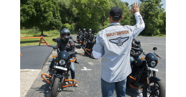 Motorcycle 101: New College Course Offers Students The "Ride Of Their ...