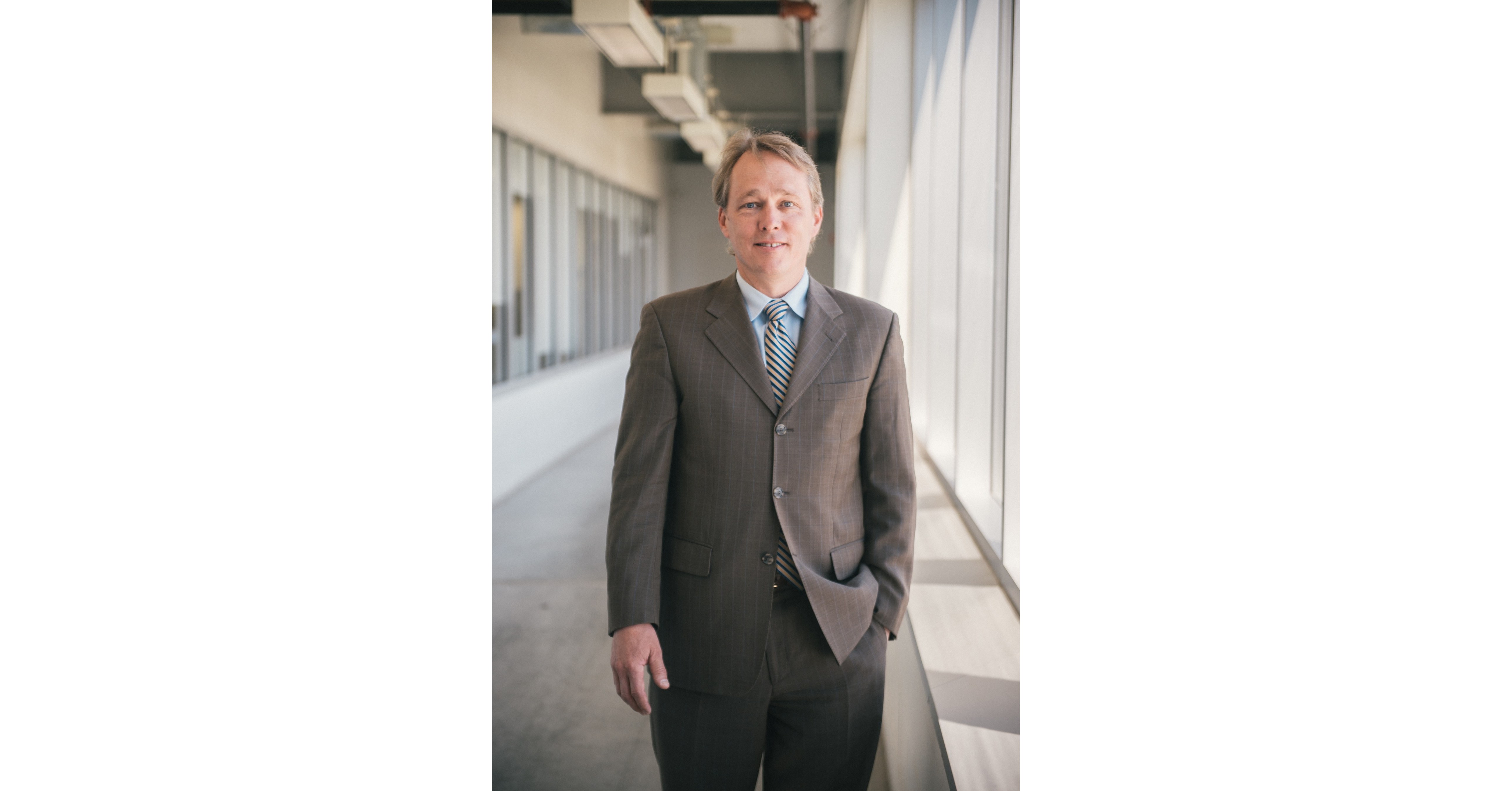 Bruce Linton of Canopy Growth Returns to CWCBExpo NY for a Special "In ...