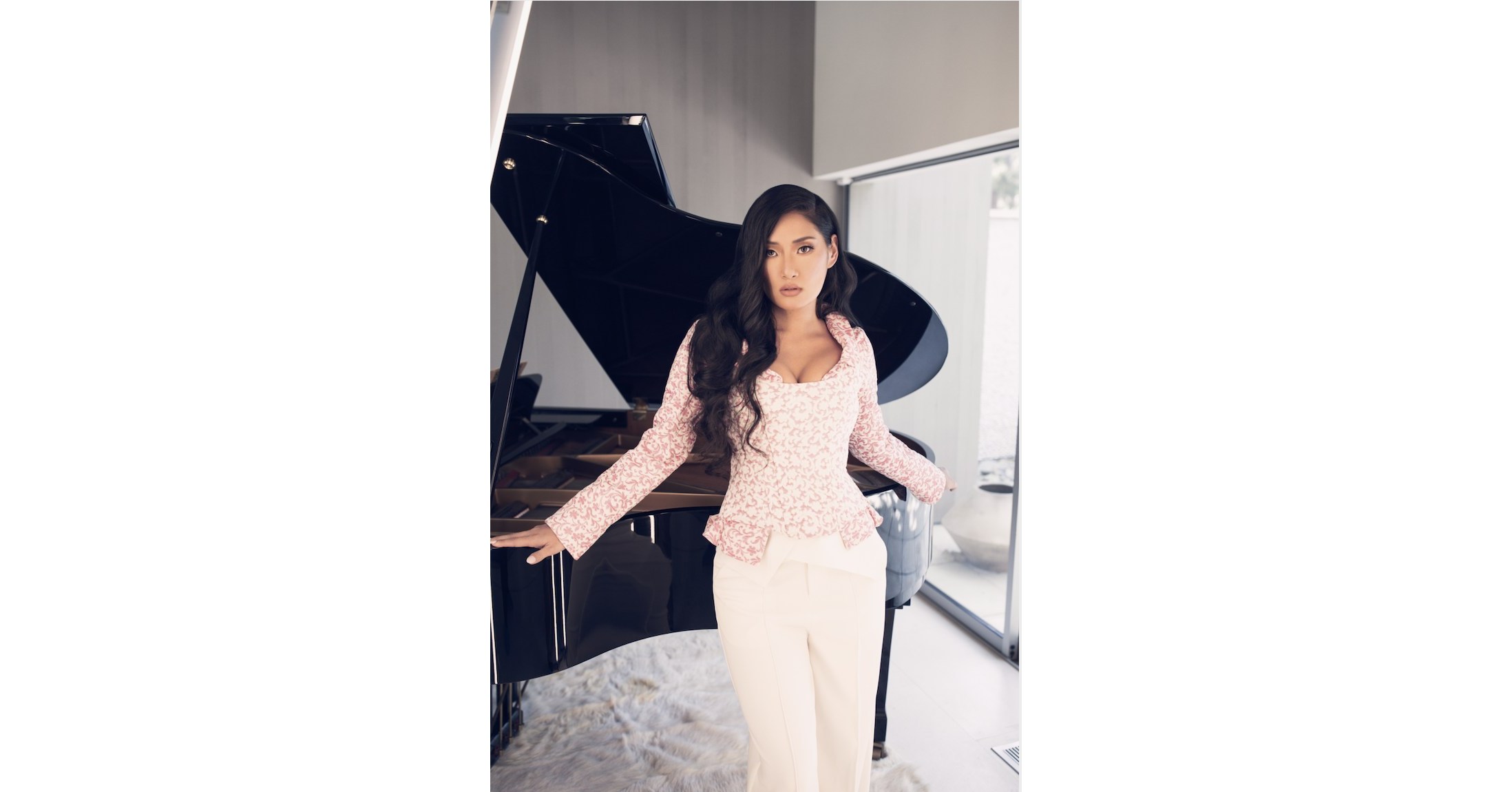 Superstar Pianist CHLOE FLOWER Debuts Music Video For "Get What U Get ...