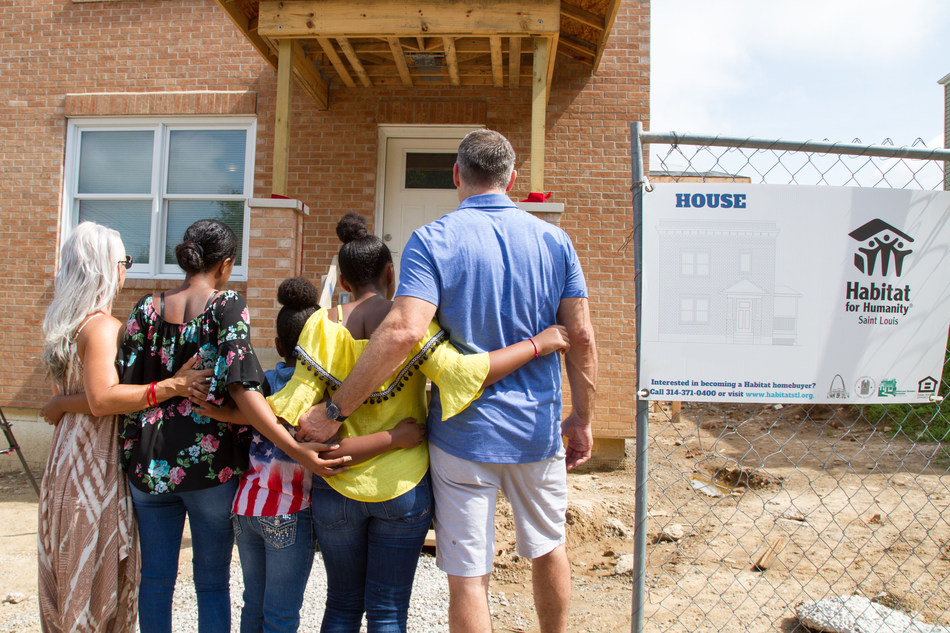 Aaron's, Progressive Leasing and Former NFL Star Kurt Warner Unveil ...