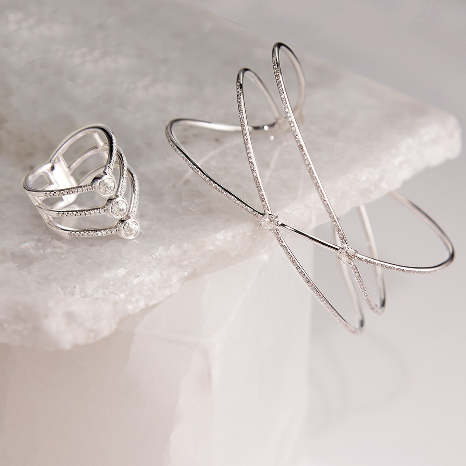 Crown of Light® from Diamonds International® Makes Debut at the St ...