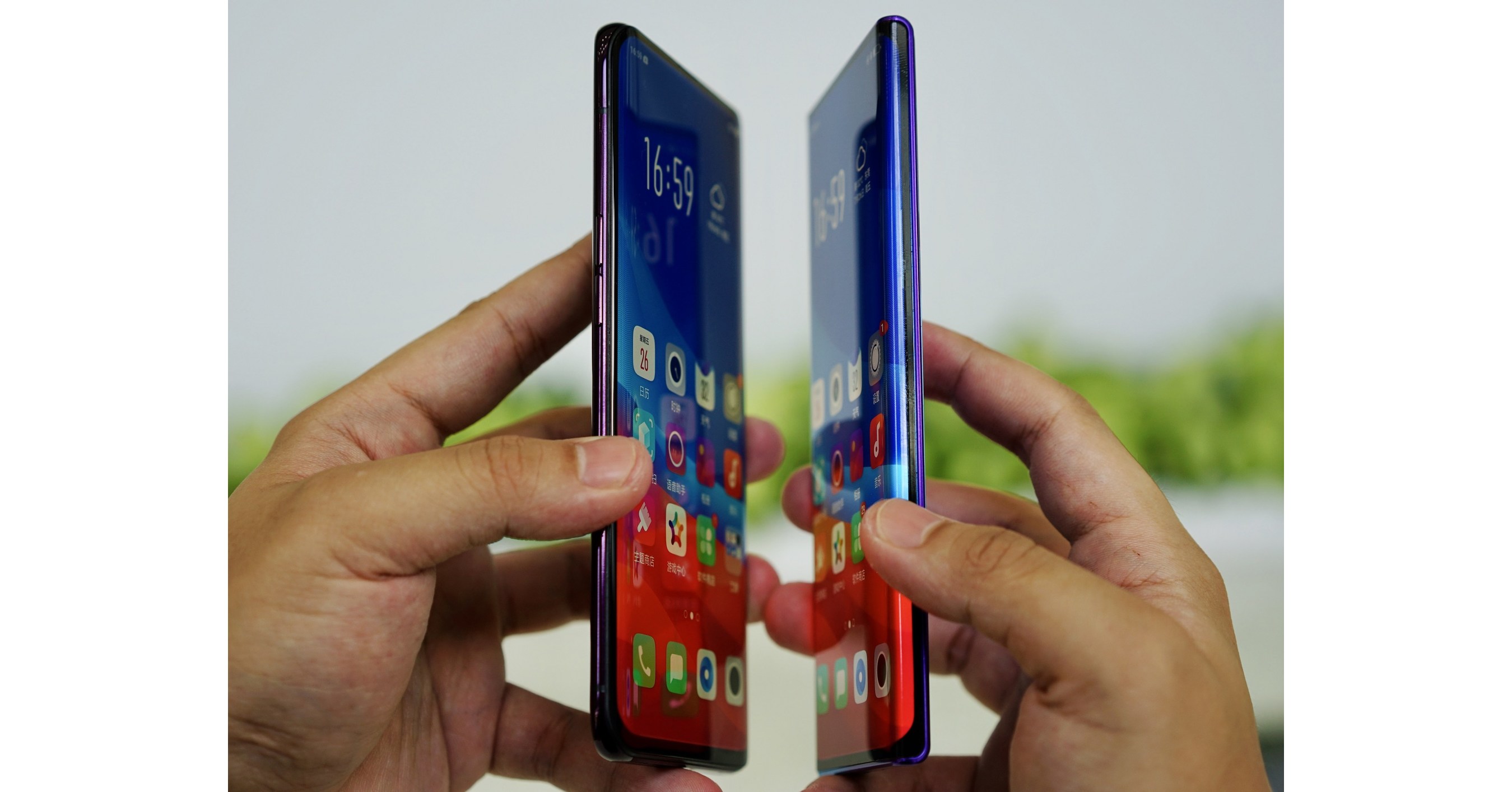 OPPO Showcases "Waterfall Screen" Technology, Exploring Ultimate Design ...