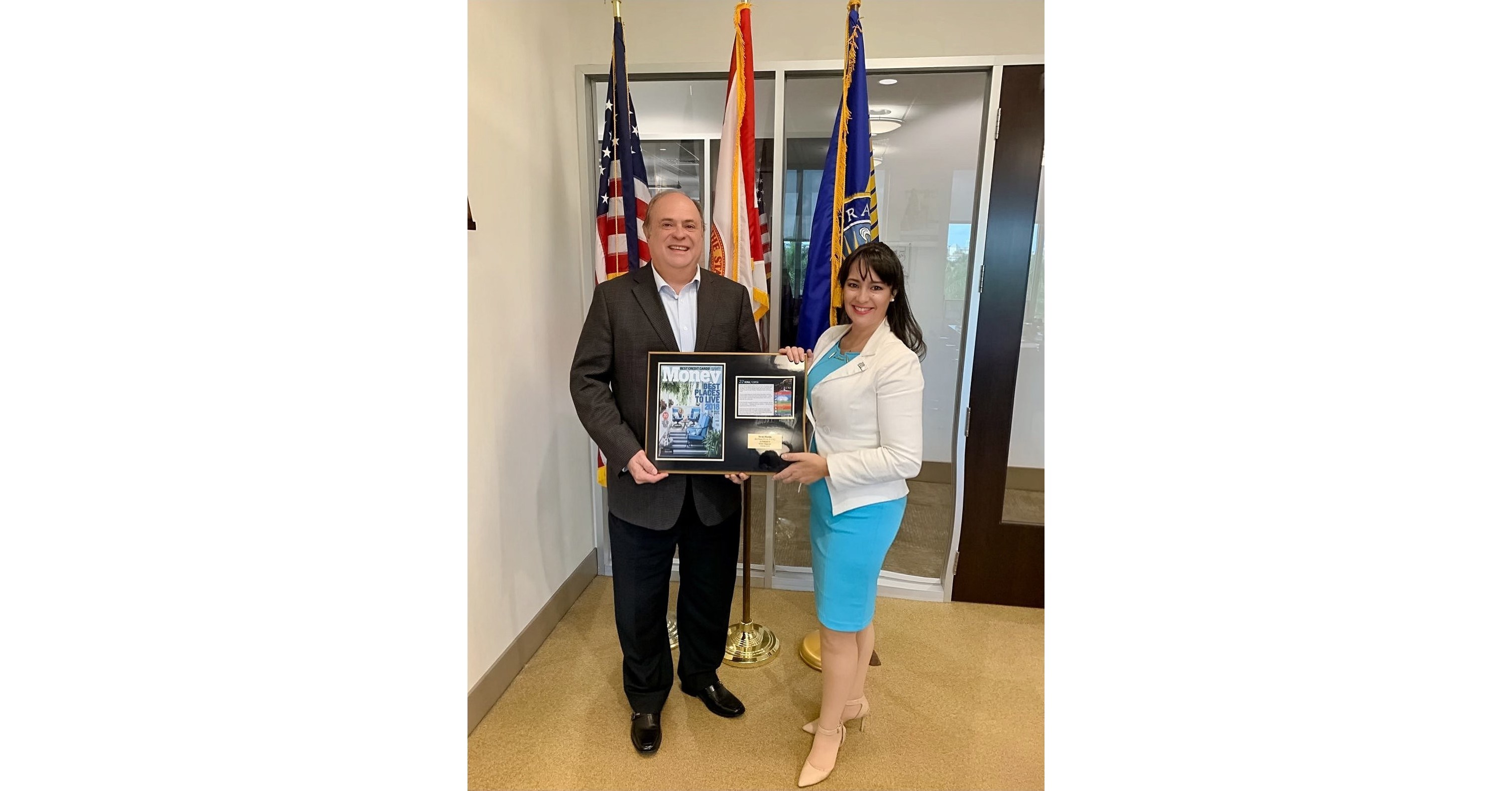 El Alcalde Juan Carlos Bermudez de la Ciudad de Doral situada en Miami ...