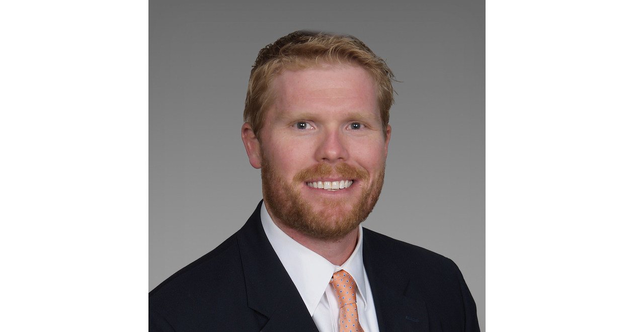 Boone Stutz Signs with Higginbotham